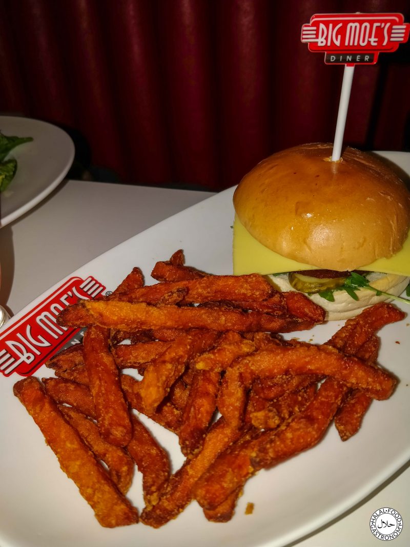 Big Moe's Diner - The Green Menu! - Halal Food Gastronomy